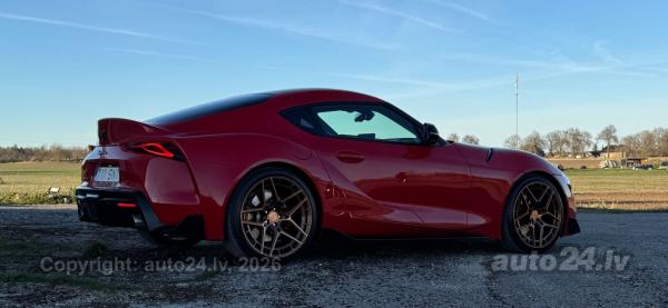 Sarkans Toyota Supra 2022 Tallina, ar dzinēja tilpumu 3.00 L un nobraukumu 81 tūkst. km par 54600 €, foto  vietnē AUTOMOTO.COM.LV