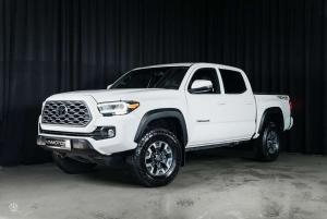 White Toyota Tacoma 2021 in Vilnius, with an engine capacity of 3.46 L and mileage of 15 thousand km for 51999 €, photo  on AUTOMOTO.COM.LV
