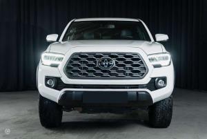 Balts Toyota Tacoma 2021 Viļņa, ar dzinēja tilpumu 3.46 L un nobraukumu 15 tūkst. km par 51999 €, foto 3 vietnē AUTOMOTO.COM.LV