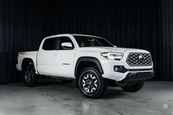 White Toyota Tacoma 2021 in Vilnius, with an engine capacity of 3.46 L and mileage of 15 thousand km for 51999 €, photo 3 on AUTOMOTO.COM.LV
