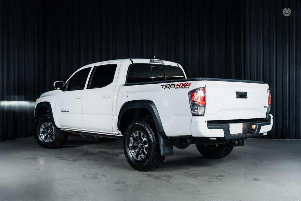 White Toyota Tacoma 2021 in Vilnius, with an engine capacity of 3.46 L and mileage of 15 thousand km for 51999 €, photo 6 on AUTOMOTO.COM.LV