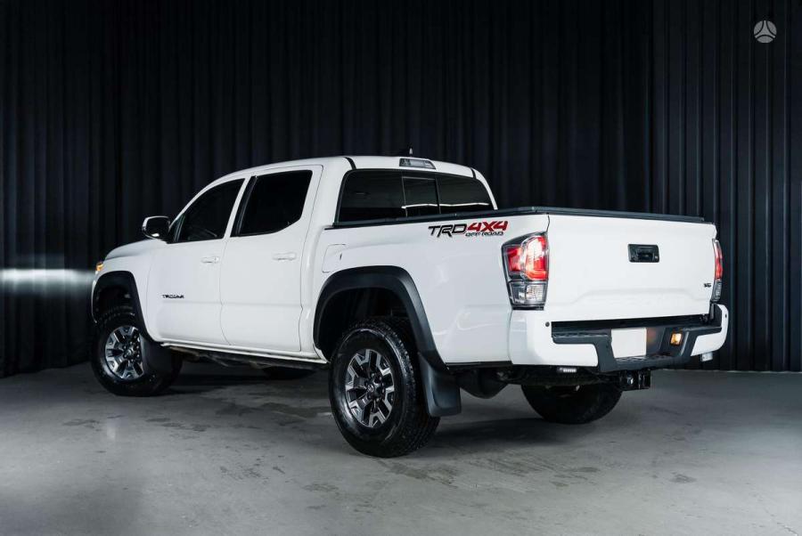 Balts Toyota Tacoma 2021 Viļņa, ar dzinēja tilpumu 3.46 L un nobraukumu 15 tūkst. km par 51999 €, foto 7 vietnē AUTOMOTO.COM.LV
