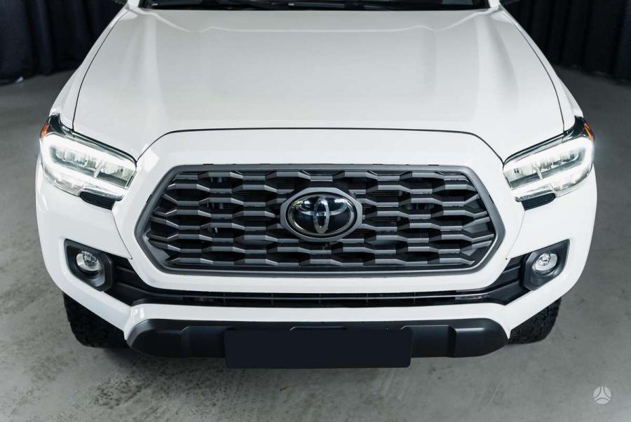 Balts Toyota Tacoma 2021 Viļņa, ar dzinēja tilpumu 3.46 L un nobraukumu 15 tūkst. km par 51999 €, foto 8 vietnē AUTOMOTO.COM.LV