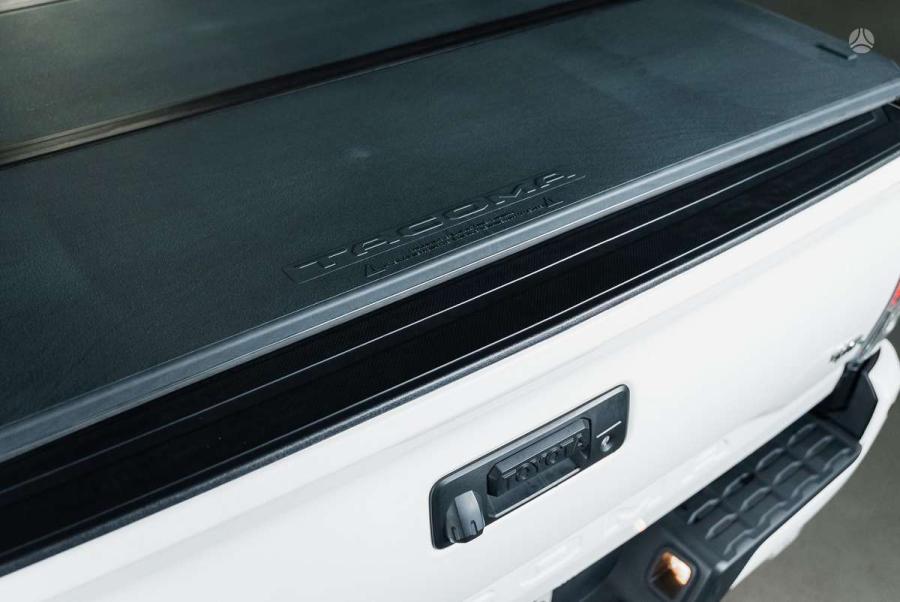 Balts Toyota Tacoma 2021 Viļņa, ar dzinēja tilpumu 3.46 L un nobraukumu 15 tūkst. km par 51999 €, foto 9 vietnē AUTOMOTO.COM.LV