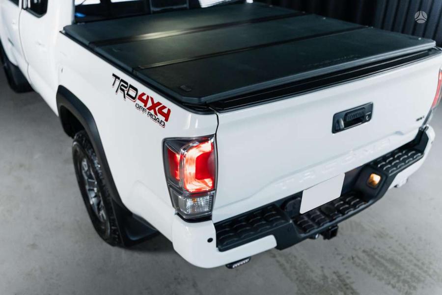 Balts Toyota Tacoma 2021 Viļņa, ar dzinēja tilpumu 3.46 L un nobraukumu 15 tūkst. km par 51999 €, foto 12 vietnē AUTOMOTO.COM.LV