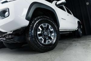 Balts Toyota Tacoma 2021 Viļņa, ar dzinēja tilpumu 3.46 L un nobraukumu 15 tūkst. km par 51999 €, foto 16 vietnē AUTOMOTO.COM.LV
