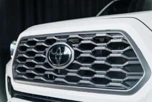 Balts Toyota Tacoma 2021 Viļņa, ar dzinēja tilpumu 3.46 L un nobraukumu 15 tūkst. km par 51999 €, foto 19 vietnē AUTOMOTO.COM.LV