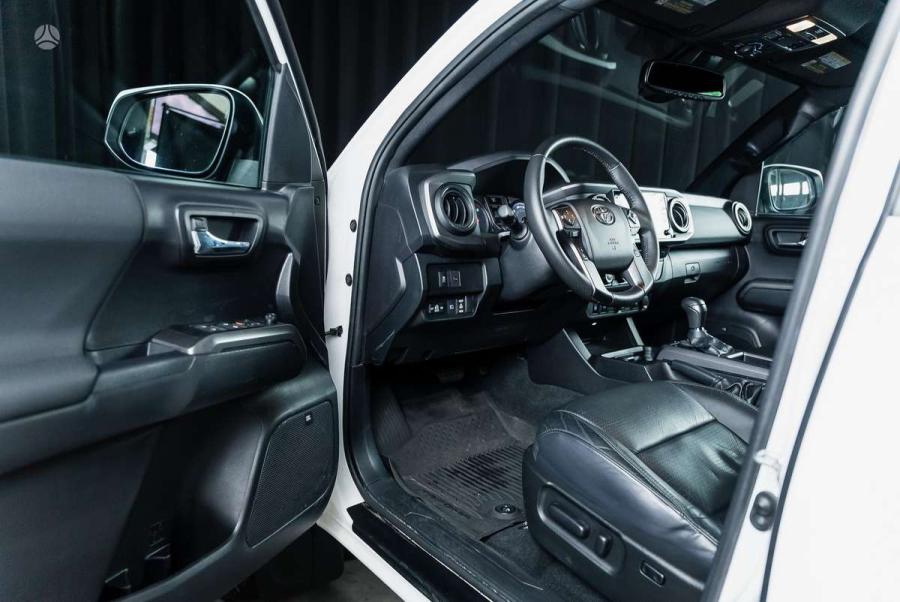 Balts Toyota Tacoma 2021 Viļņa, ar dzinēja tilpumu 3.46 L un nobraukumu 15 tūkst. km par 51999 €, foto 20 vietnē AUTOMOTO.COM.LV