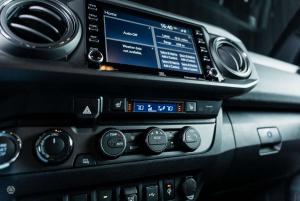 Balts Toyota Tacoma 2021 Viļņa, ar dzinēja tilpumu 3.46 L un nobraukumu 15 tūkst. km par 51999 €, foto 28 vietnē AUTOMOTO.COM.LV