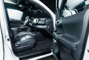 Balts Toyota Tacoma 2021 Viļņa, ar dzinēja tilpumu 3.46 L un nobraukumu 15 tūkst. km par 51999 €, foto 30 vietnē AUTOMOTO.COM.LV