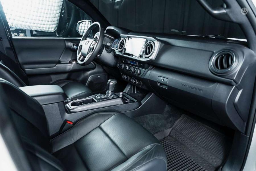 Balts Toyota Tacoma 2021 Viļņa, ar dzinēja tilpumu 3.46 L un nobraukumu 15 tūkst. km par 51999 €, foto 32 vietnē AUTOMOTO.COM.LV