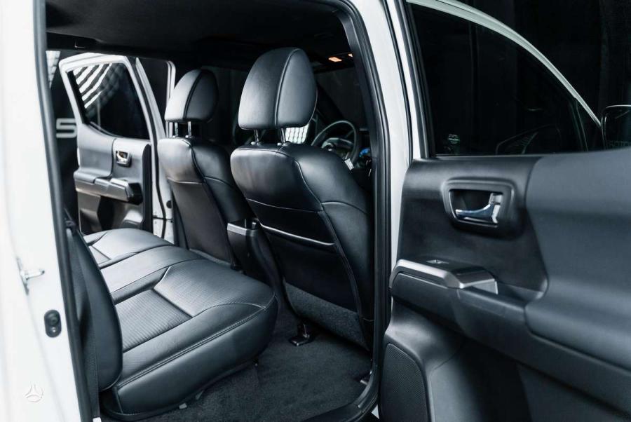 Balts Toyota Tacoma 2021 Viļņa, ar dzinēja tilpumu 3.46 L un nobraukumu 15 tūkst. km par 51999 €, foto 33 vietnē AUTOMOTO.COM.LV