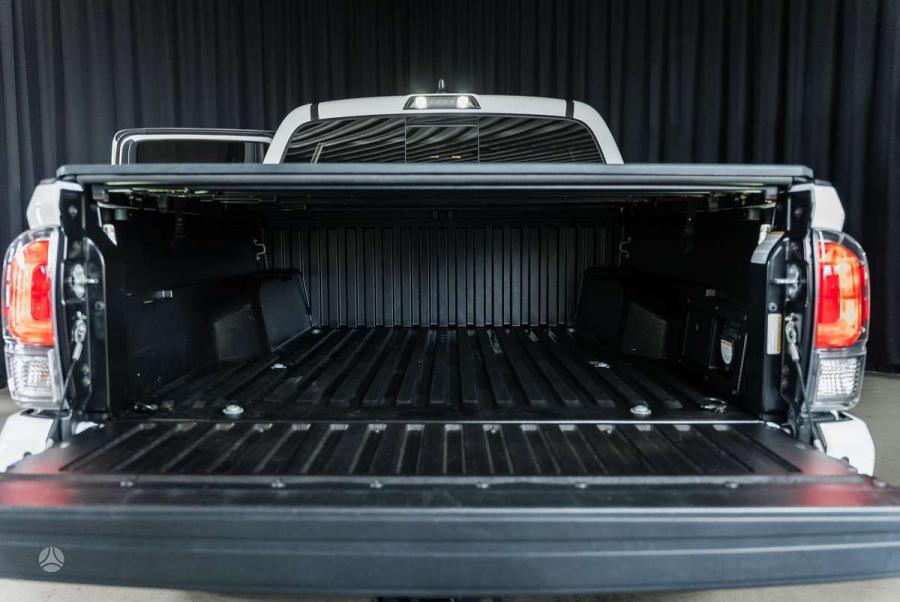Balts Toyota Tacoma 2021 Viļņa, ar dzinēja tilpumu 3.46 L un nobraukumu 15 tūkst. km par 51999 €, foto 35 vietnē AUTOMOTO.COM.LV