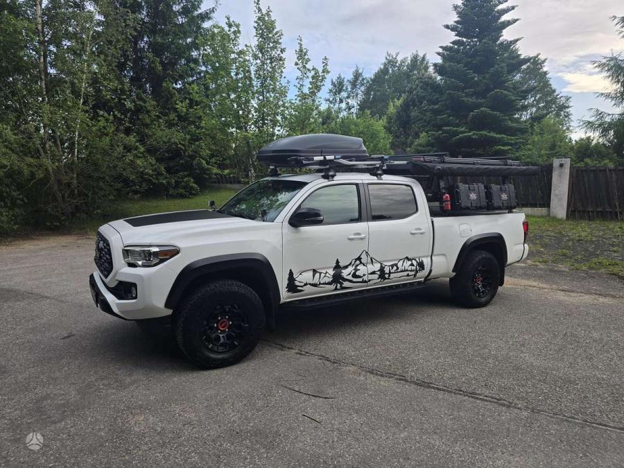 Balts Toyota Tacoma 2023 Viļņa, ar dzinēja tilpumu 3.50 L un nobraukumu 31 tūkst. km par 41500 €, foto 3 vietnē AUTOMOTO.COM.LV