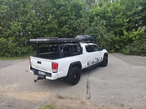 Balts Toyota Tacoma 2023 Viļņa, ar dzinēja tilpumu 3.50 L un nobraukumu 31 tūkst. km par 41500 €, foto 9 vietnē AUTOMOTO.COM.LV