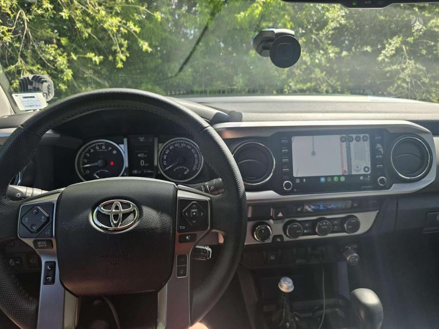 Balts Toyota Tacoma 2023 Viļņa, ar dzinēja tilpumu 3.50 L un nobraukumu 31 tūkst. km par 41500 €, foto 12 vietnē AUTOMOTO.COM.LV