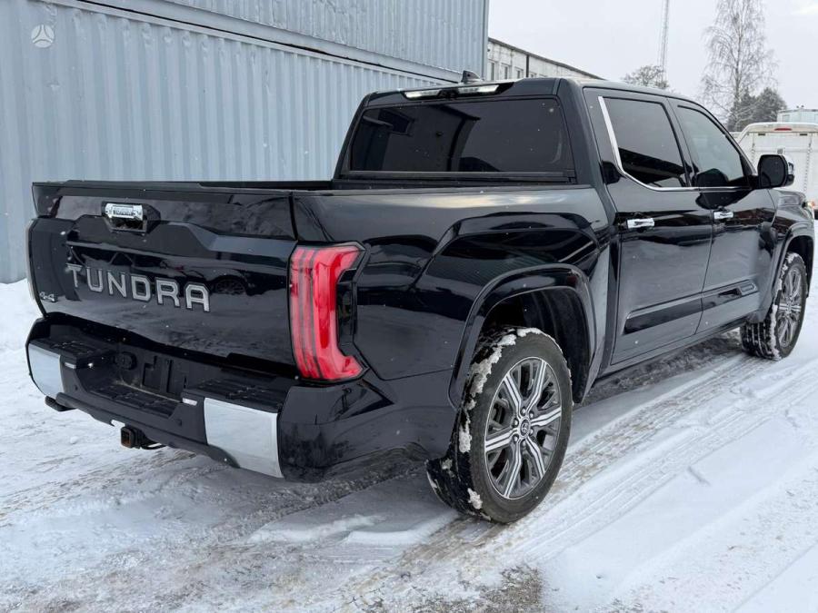 Black Toyota Tundra 2023 in Riga, with an engine capacity of 3.50 L and mileage of 33 thousand km for 51788 €, photo 3 on AUTOMOTO.COM.LV