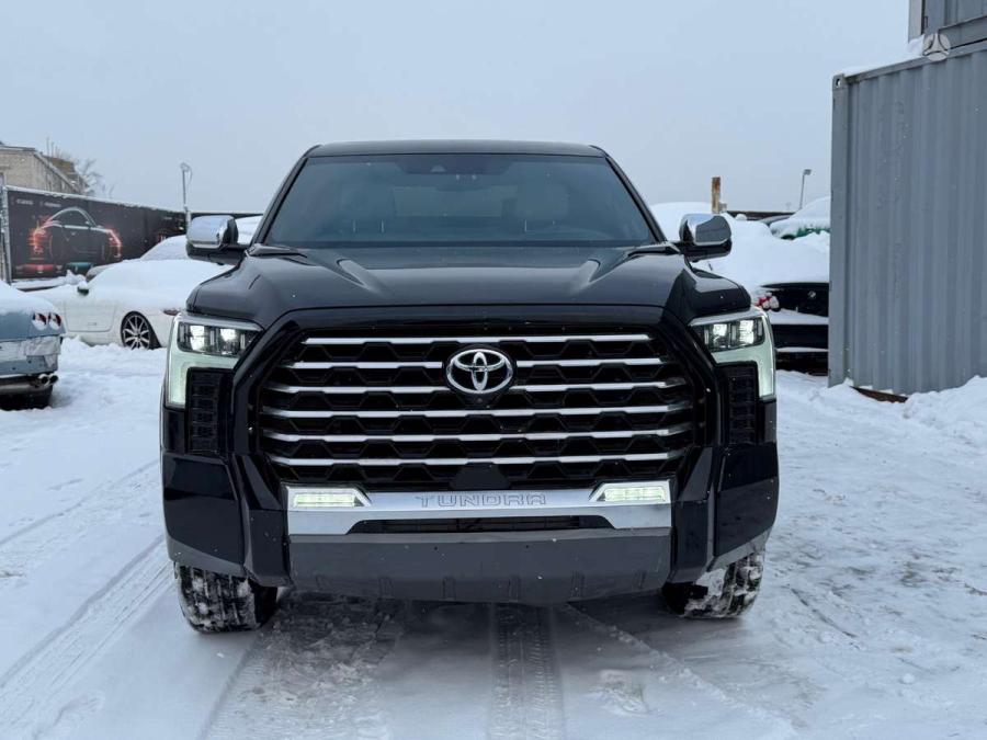 Black Toyota Tundra 2023 in Riga, with an engine capacity of 3.50 L and mileage of 33 thousand km for 51788 €, photo 6 on AUTOMOTO.COM.LV