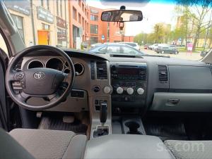 Black Toyota Tundra 2010 in Riga, with an engine capacity of 5.70 L and mileage of 220 thousand km for 14900 €, photo 7 on AUTOMOTO.COM.LV