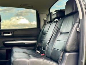 Melns Toyota Tundra 2017 Rīga, ar dzinēja tilpumu 0.00 L un nobraukumu 300 tūkst. km par 29000 €, foto 13 vietnē AUTOMOTO.COM.LV