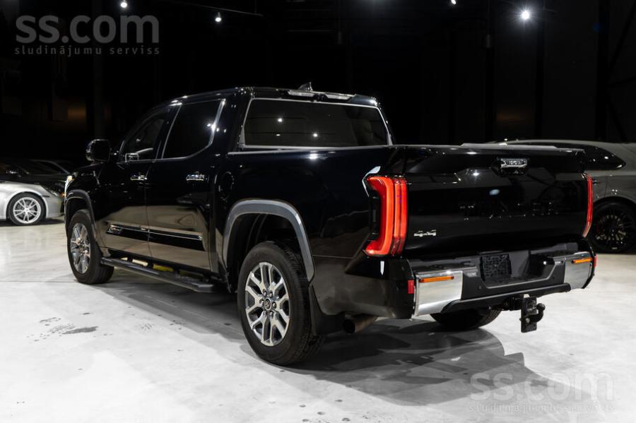 Melns Toyota Tundra 2024 Rīga, ar dzinēja tilpumu 3.50 L un nobraukumu 20 tūkst. km par 73000 €, foto 7 vietnē AUTOMOTO.COM.LV