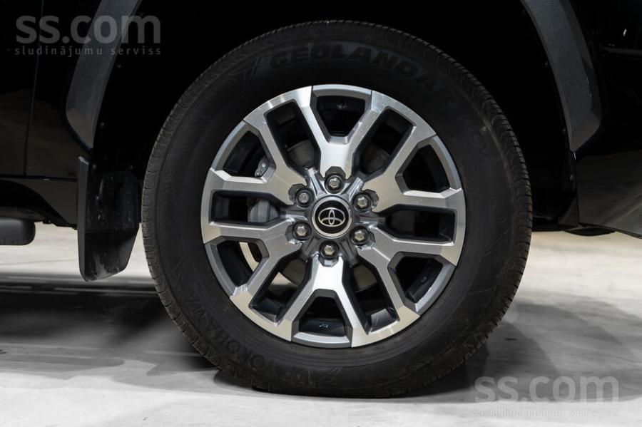 Melns Toyota Tundra 2024 Rīga, ar dzinēja tilpumu 3.50 L un nobraukumu 20 tūkst. km par 73000 €, foto 8 vietnē AUTOMOTO.COM.LV