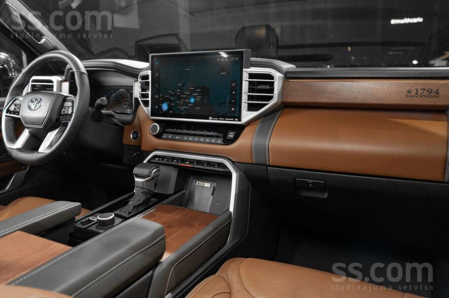 Melns Toyota Tundra 2024 Rīga, ar dzinēja tilpumu 3.50 L un nobraukumu 20 tūkst. km par 73000 €, foto 12 vietnē AUTOMOTO.COM.LV