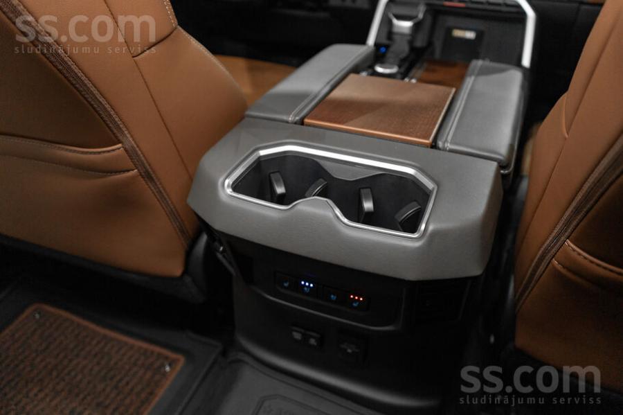 Melns Toyota Tundra 2024 Rīga, ar dzinēja tilpumu 3.50 L un nobraukumu 20 tūkst. km par 73000 €, foto 36 vietnē AUTOMOTO.COM.LV