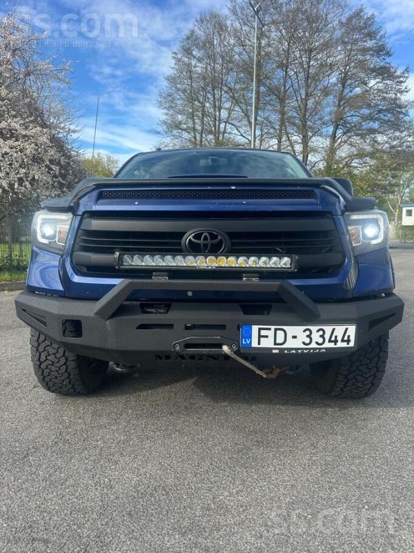 Blue Toyota Tundra 2014 in Riga, with an engine capacity of 5.70 L and mileage of 199 thousand km for 20900 €, photo 1 on AUTOMOTO.COM.LV