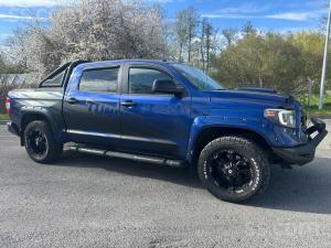 Blue Toyota Tundra 2014 in Riga, with an engine capacity of 5.70 L and mileage of 199 thousand km for 20900 €, photo 3 on AUTOMOTO.COM.LV