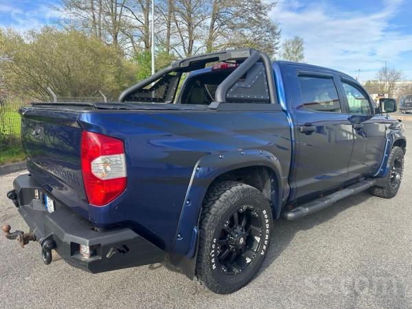 Blue Toyota Tundra 2014 in Riga, with an engine capacity of 5.70 L and mileage of 199 thousand km for 20900 €, photo 4 on AUTOMOTO.COM.LV