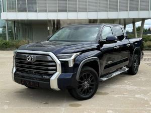 Zils Toyota Tundra 2023 Viļņa, ar dzinēja tilpumu 3.45 L un nobraukumu 31 tūkst. km par 54900 €, foto  vietnē AUTOMOTO.COM.LV