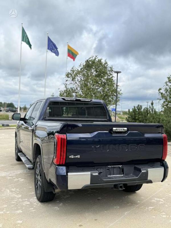 Blue Toyota Tundra 2023 in Vilnius, with an engine capacity of 3.45 L and mileage of 31 thousand km for 54900 €, photo 8 on AUTOMOTO.COM.LV