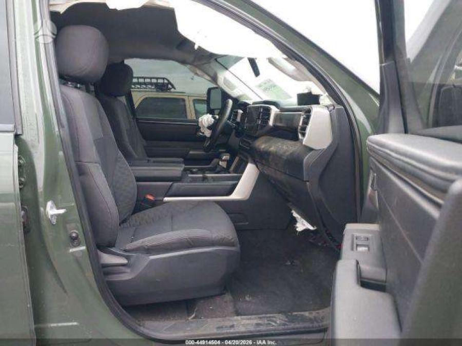 Green Toyota Tundra 2022 in Klaipeda, with an engine capacity of 3.45 L and mileage of 62 thousand km for 18995 €, photo 6 on AUTOMOTO.COM.LV
