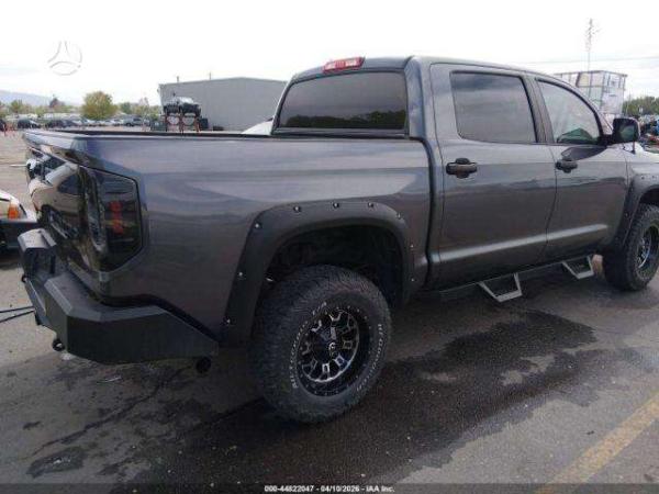 Grey Toyota Tundra 2016 in Klaipeda, with an engine capacity of 5.66 L and mileage of 195 thousand km for 9995 €, photo 4 on AUTOMOTO.COM.LV