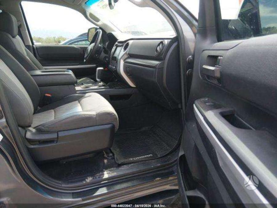 Grey Toyota Tundra 2016 in Klaipeda, with an engine capacity of 5.66 L and mileage of 195 thousand km for 9995 €, photo 6 on AUTOMOTO.COM.LV