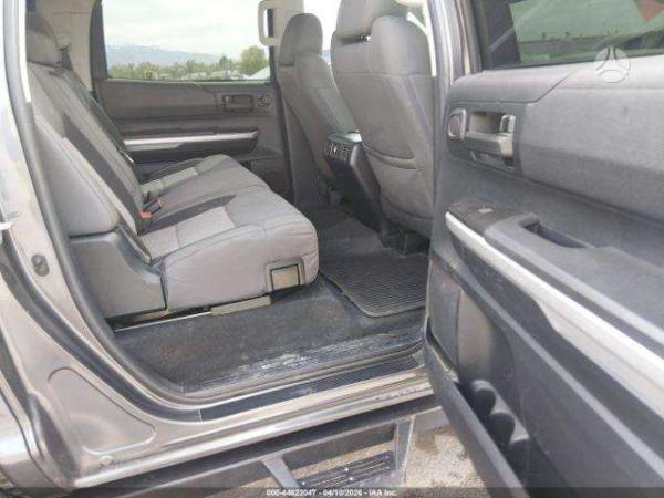 Grey Toyota Tundra 2016 in Klaipeda, with an engine capacity of 5.66 L and mileage of 195 thousand km for 9995 €, photo 8 on AUTOMOTO.COM.LV