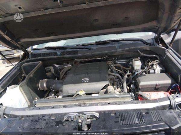 Grey Toyota Tundra 2016 in Klaipeda, with an engine capacity of 5.66 L and mileage of 195 thousand km for 9995 €, photo 10 on AUTOMOTO.COM.LV
