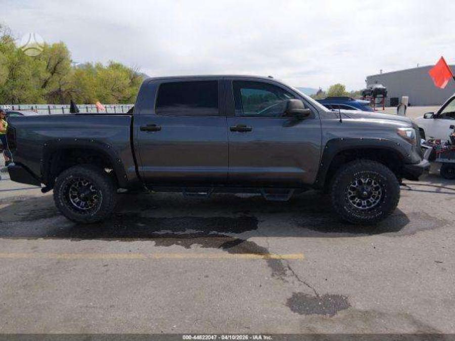 Grey Toyota Tundra 2016 in Klaipeda, with an engine capacity of 5.66 L and mileage of 195 thousand km for 9995 €, photo 15 on AUTOMOTO.COM.LV
