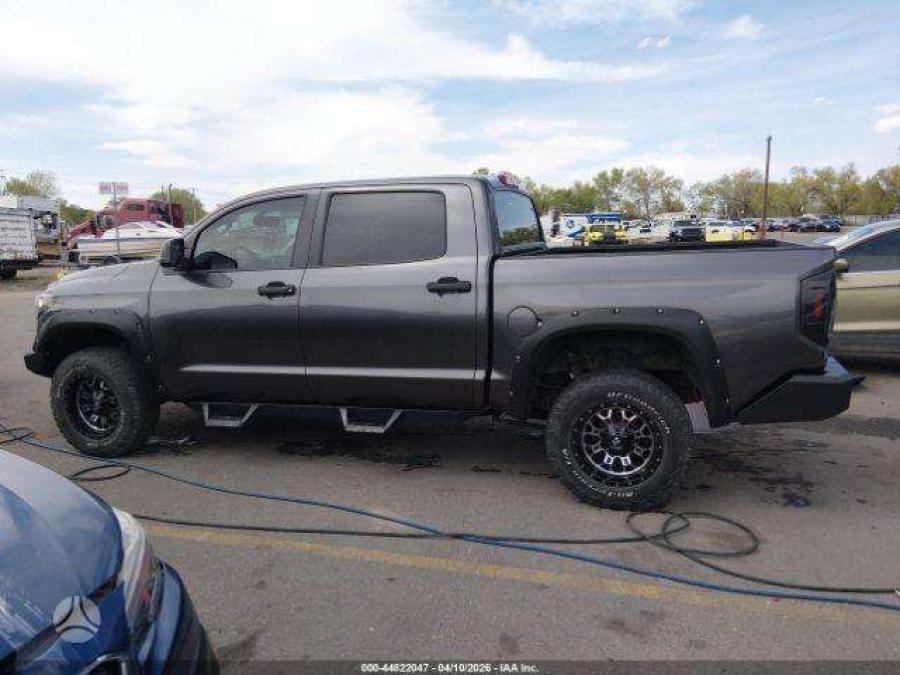 Grey Toyota Tundra 2016 in Klaipeda, with an engine capacity of 5.66 L and mileage of 195 thousand km for 9995 €, photo 16 on AUTOMOTO.COM.LV