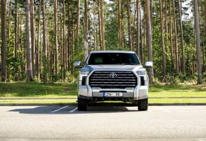 Pelēks Toyota Tundra 2022 Rīga, ar dzinēja tilpumu 3.50 L un nobraukumu 79 tūkst. km par 77190 €, foto 4 vietnē AUTOMOTO.COM.LV