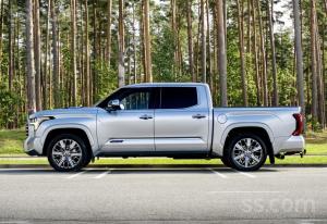 Pelēks Toyota Tundra 2022 Rīga, ar dzinēja tilpumu 3.50 L un nobraukumu 79 tūkst. km par 77190 €, foto 6 vietnē AUTOMOTO.COM.LV