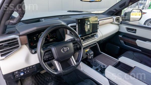 Grey Toyota Tundra 2022 in Riga, with an engine capacity of 3.50 L and mileage of 79 thousand km for 77190 €, photo 10 on AUTOMOTO.COM.LV