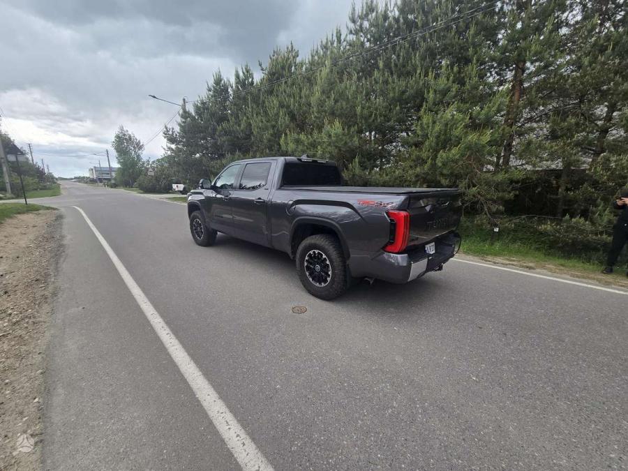 Grey Toyota Tundra 2024 in Vilnius, with an engine capacity of 3.45 L and mileage of 17 thousand km for 50500 €, photo 12 on AUTOMOTO.COM.LV