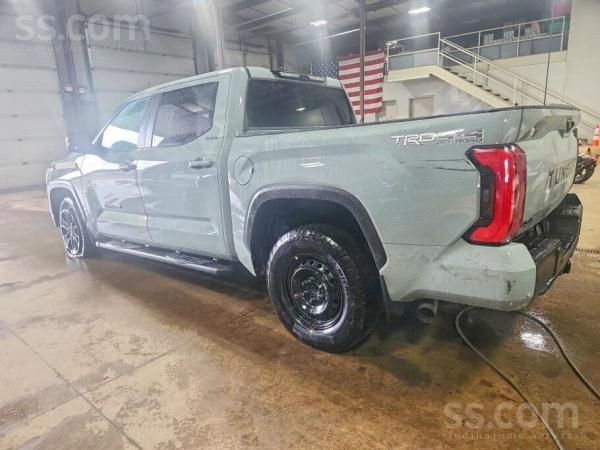 Pelēks Toyota Tundra 2025 Liepāja, ar dzinēja tilpumu 3.40 L un nobraukumu 10 tūkst. km par 37800 €, foto 3 vietnē AUTOMOTO.COM.LV