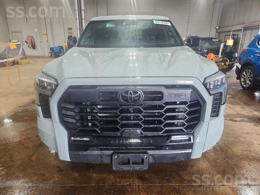 Pelēks Toyota Tundra 2025 Liepāja, ar dzinēja tilpumu 3.40 L un nobraukumu 10 tūkst. km par 37800 €, foto 5 vietnē AUTOMOTO.COM.LV