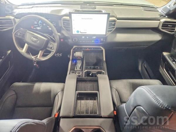 Pelēks Toyota Tundra 2025 Liepāja, ar dzinēja tilpumu 3.40 L un nobraukumu 10 tūkst. km par 37800 €, foto 7 vietnē AUTOMOTO.COM.LV