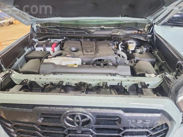 Pelēks Toyota Tundra 2025 Liepāja, ar dzinēja tilpumu 3.40 L un nobraukumu 10 tūkst. km par 37800 €, foto 10 vietnē AUTOMOTO.COM.LV
