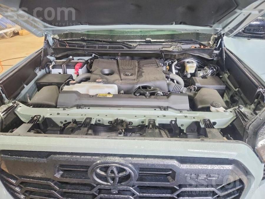 Pelēks Toyota Tundra 2025 Liepāja, ar dzinēja tilpumu 3.40 L un nobraukumu 10 tūkst. km par 37800 €, foto 10 vietnē AUTOMOTO.COM.LV