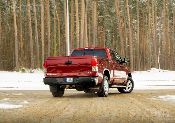 Red Toyota Tundra 2009 in Riga, with an engine capacity of 5.70 L and mileage of 295 thousand km for 18190 €, photo 6 on AUTOMOTO.COM.LV